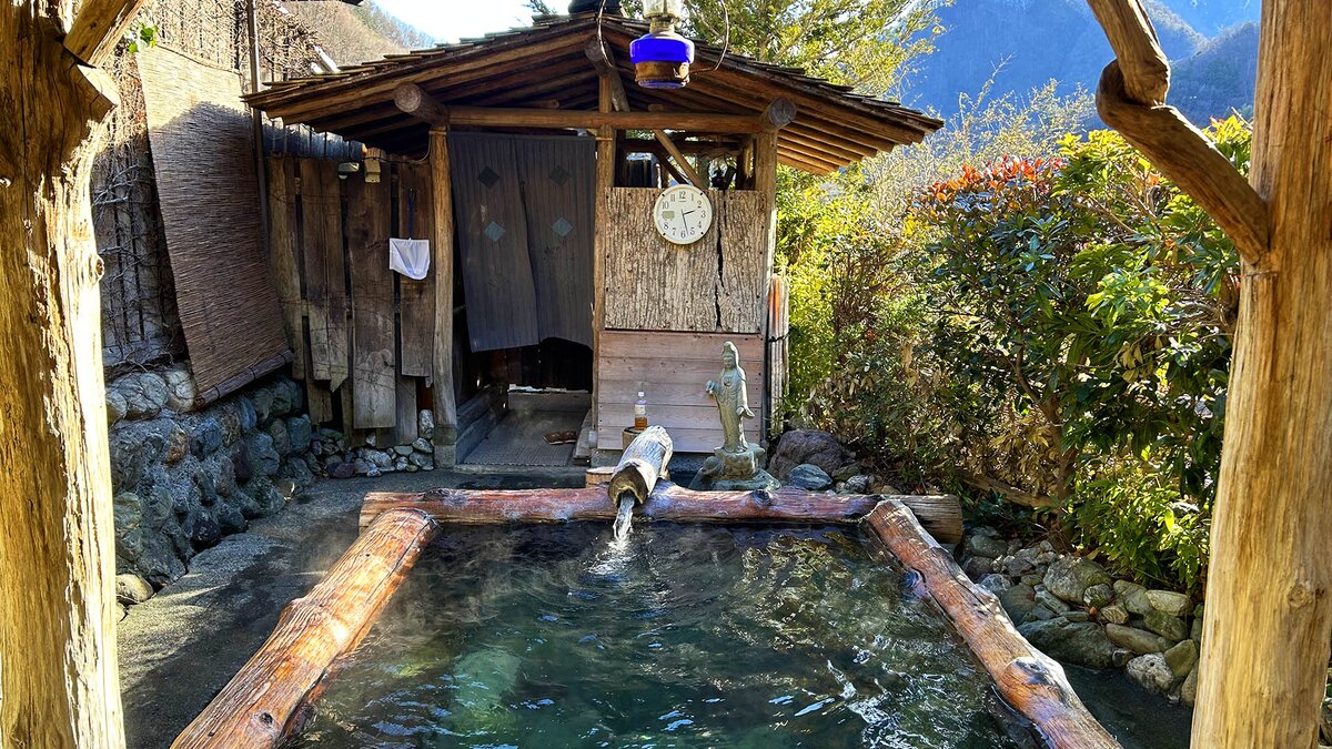 「七不思議の湯」と呼ばれる伝説も…奥山梨に眠る神秘的な温泉探訪 - TRiP EDiTOR